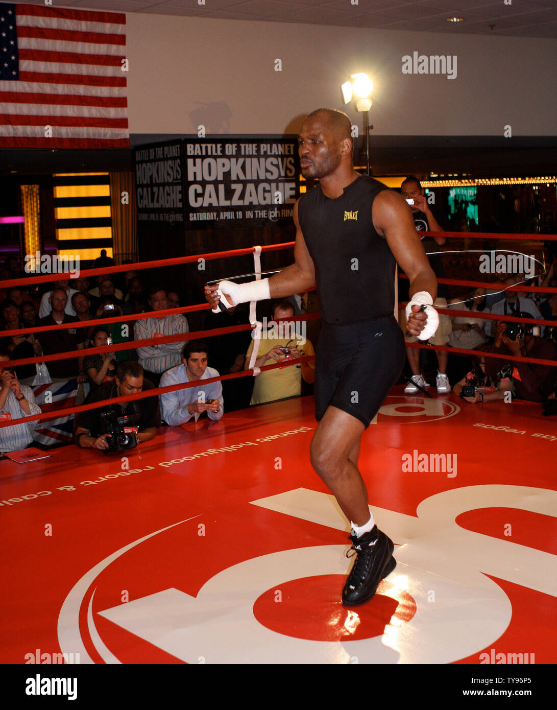 Light heavyweight boxing hi-res stock photography and images - Alamy