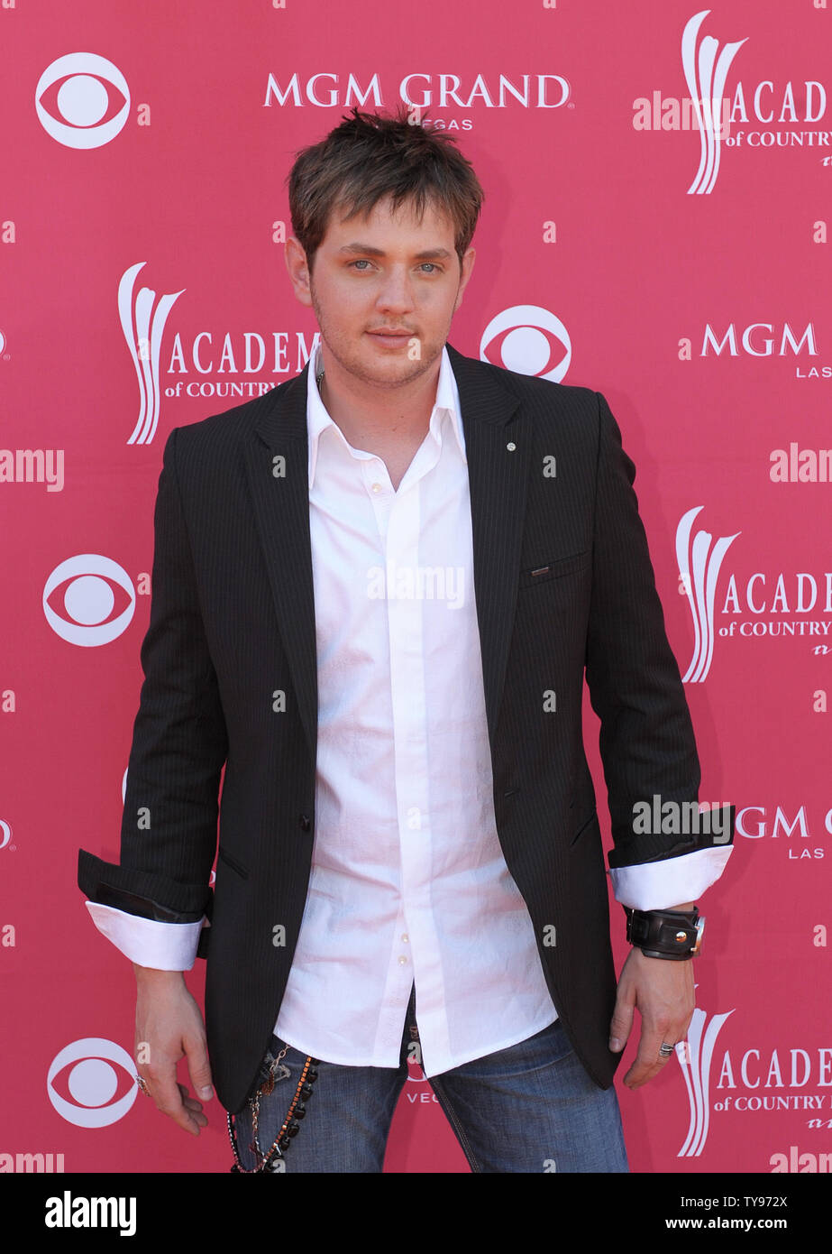 Musician Jeremy McComb arrives for the 43rd Academy of Country Music ...