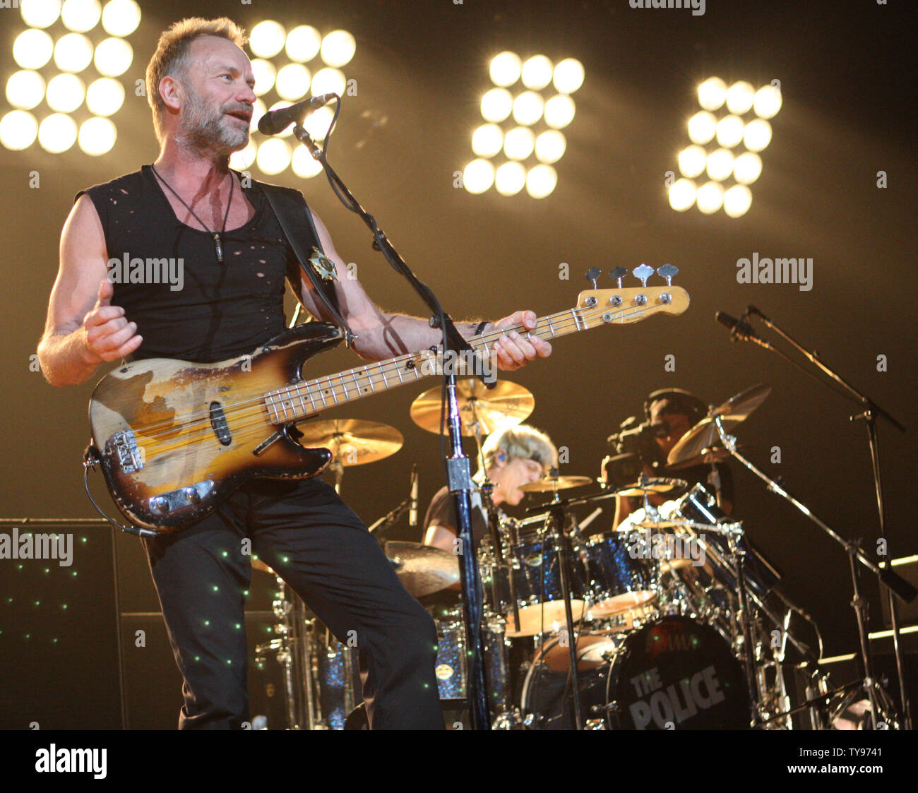 Sting and drummer Stewart Copeland ( L-R ) of The Police perform in ...