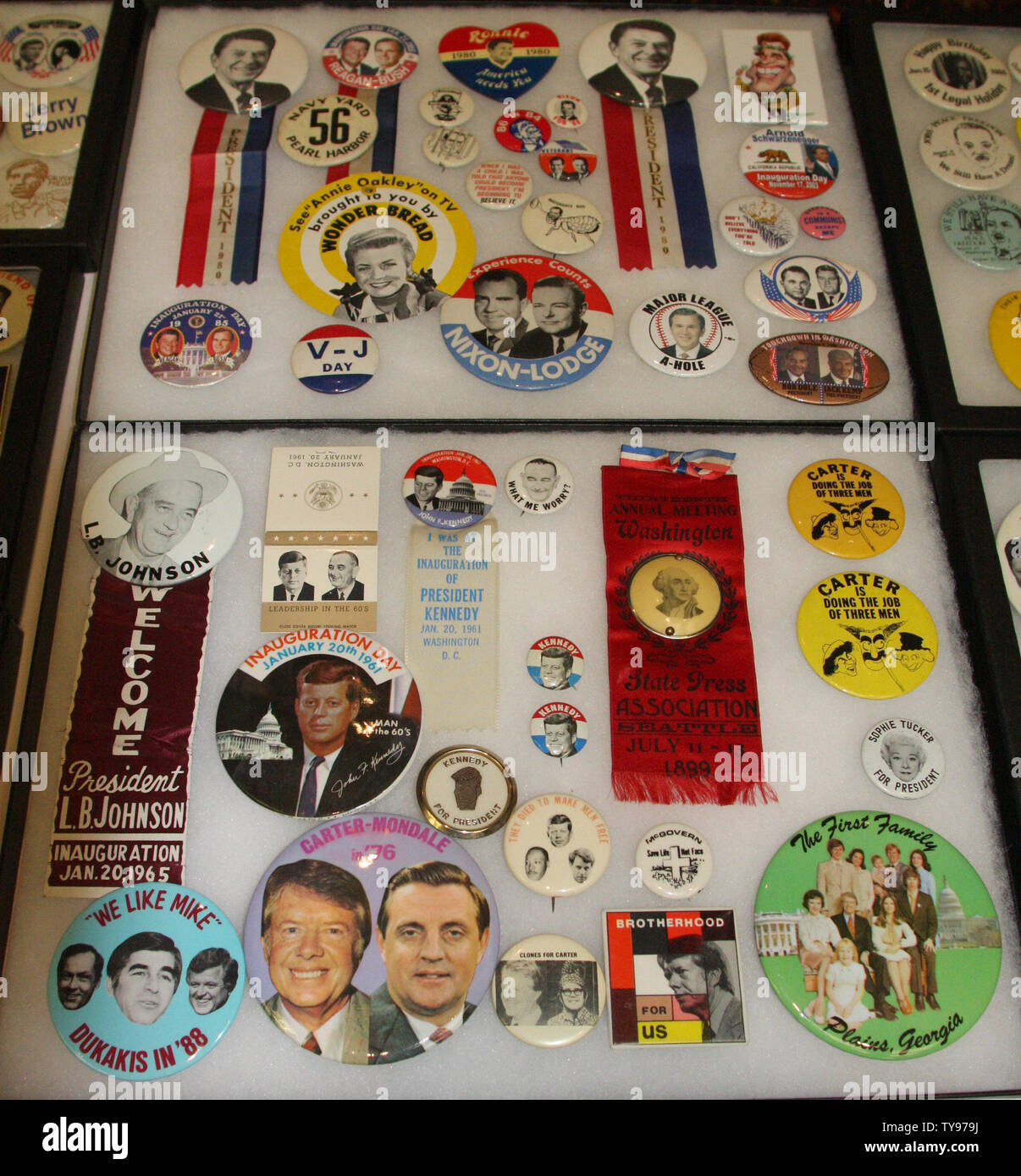 Political memorabilia collectors gather in Las Vegas on August 06, 2008 ...