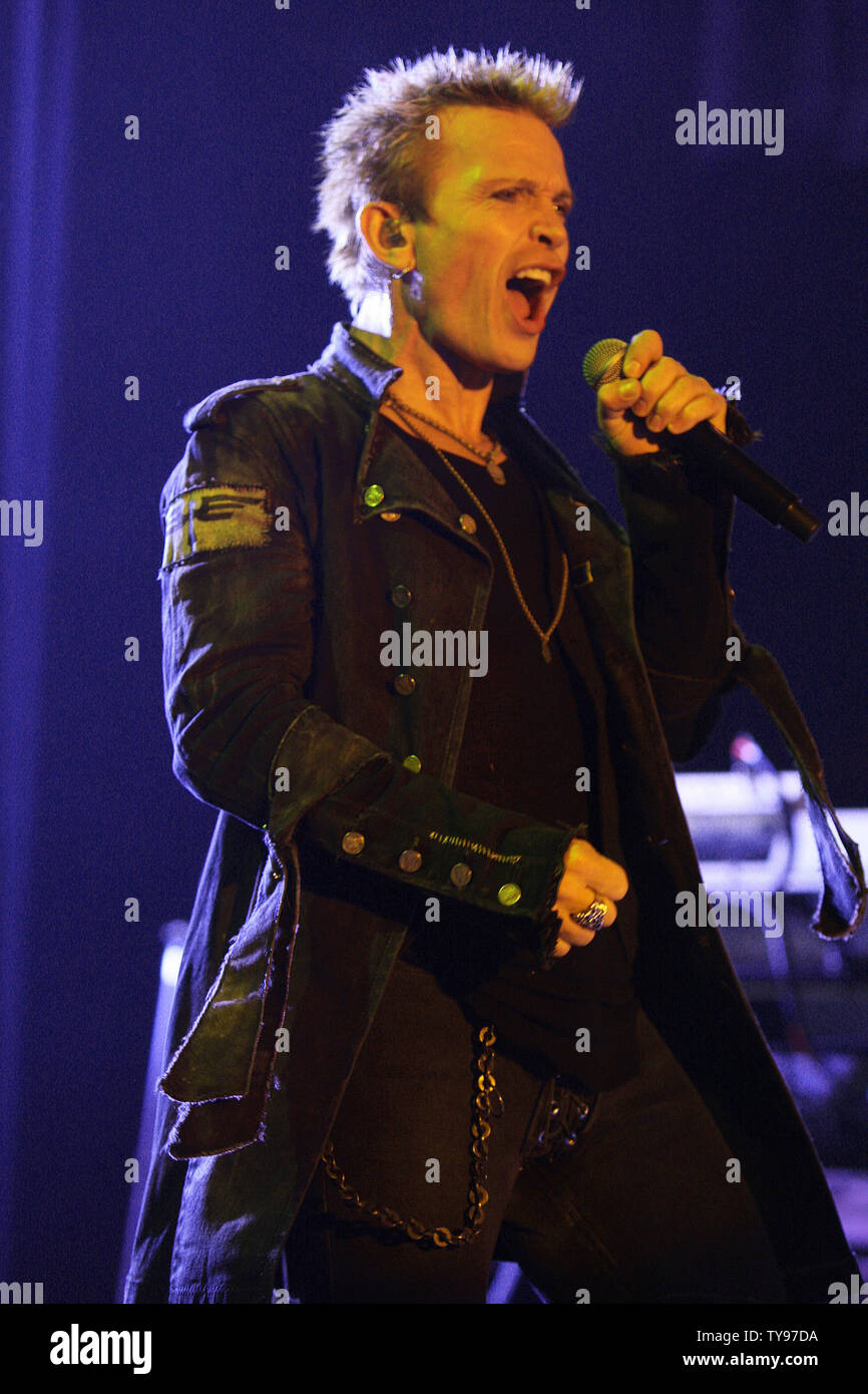 Billy Idol performs at the Joint in the Hard Rock Casino in Las Vegas ...