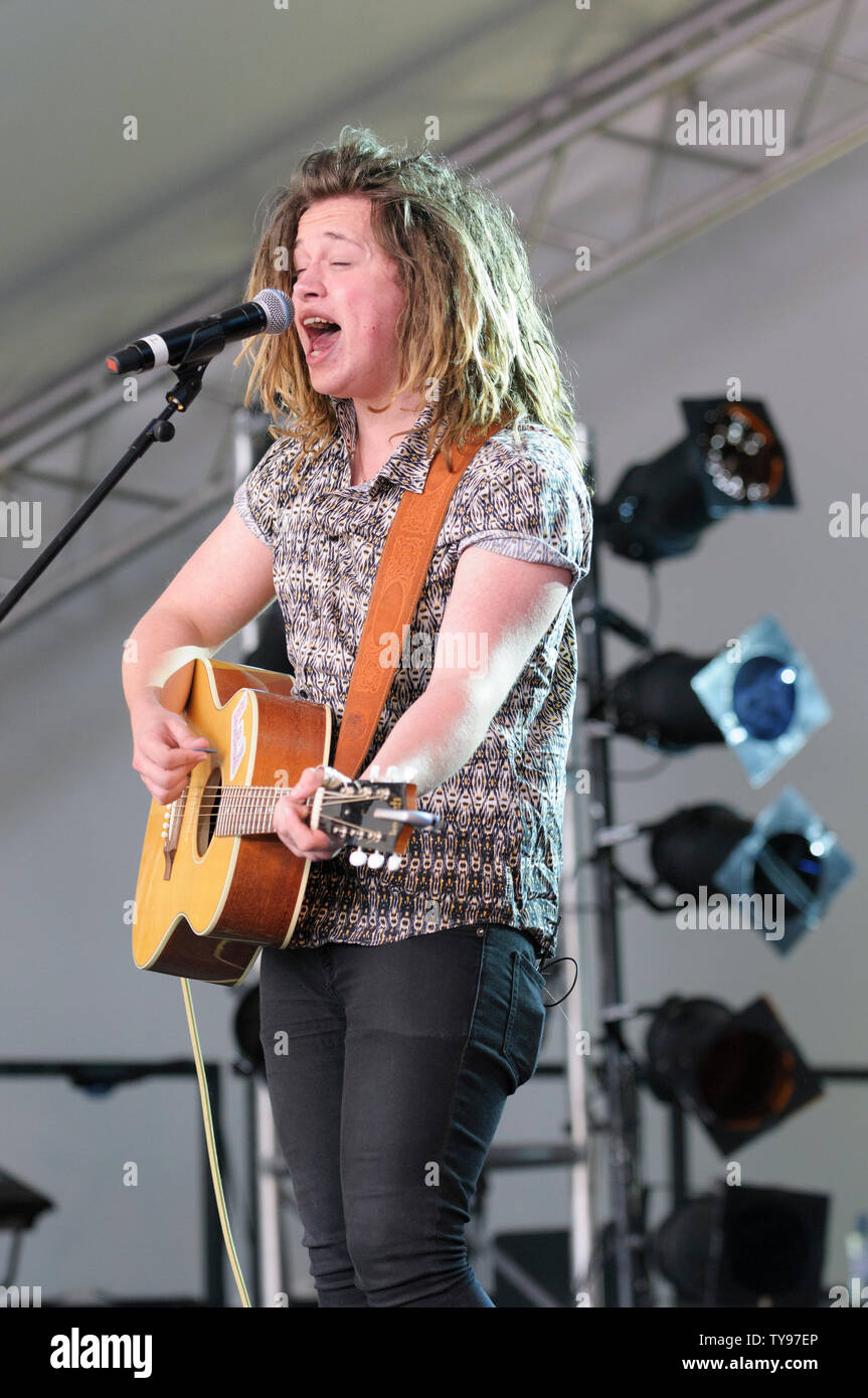 Luke Friend Singer High Resolution Stock Photography and Images - Alamy