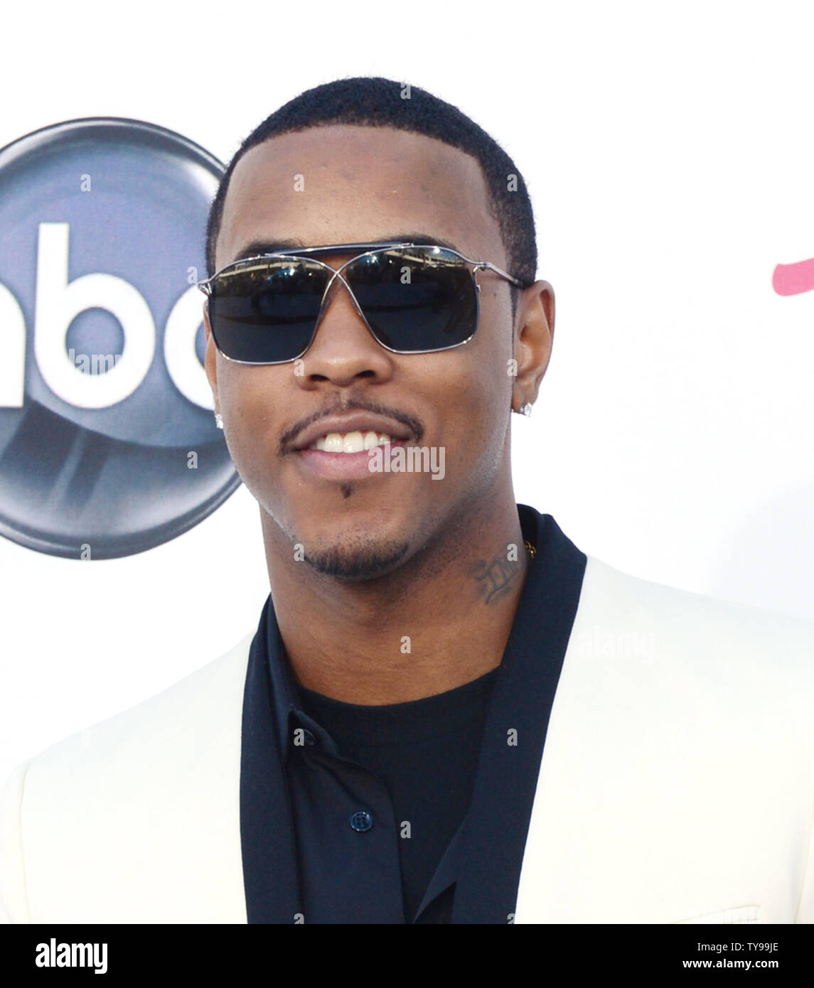 Singer Jeremih arrives at the 2012 Billboard Music Awards held at the ...