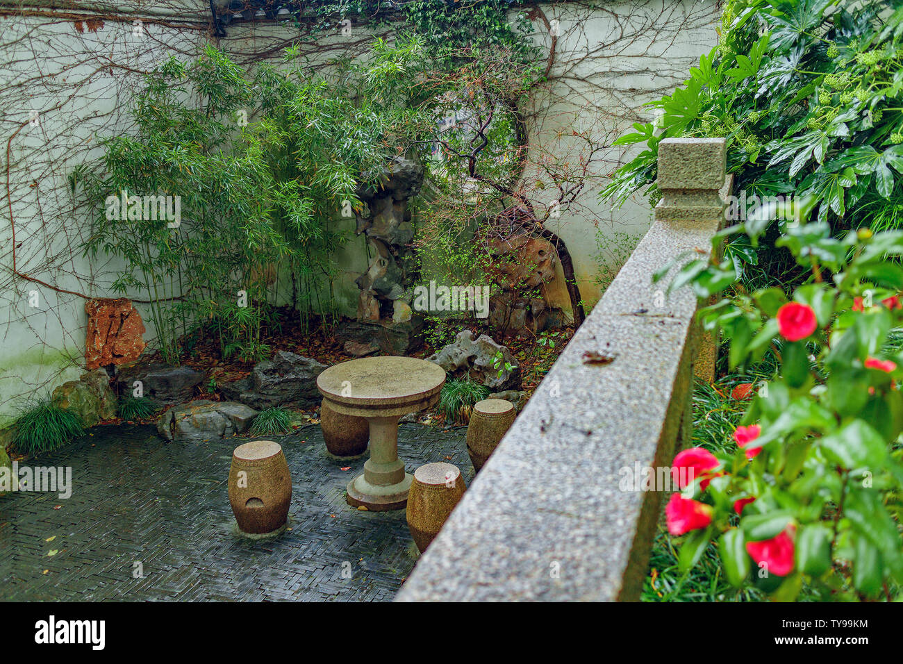 Huqiu Mountain Scenic Area, Suzhou Stock Photo - Alamy