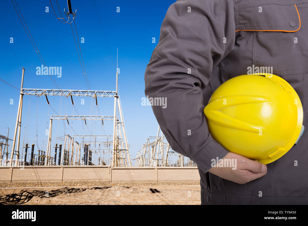 Power station worker hi-res stock photography and images - Alamy