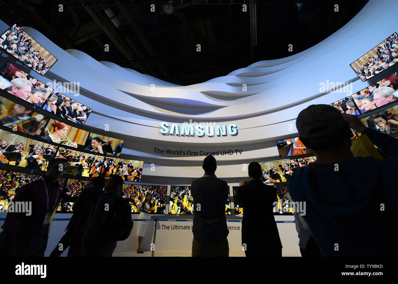 Samsung Booth High Resolution Stock Photography and Images - Alamy