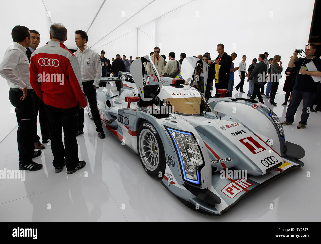 Audi r18 e tron hi-res stock photography and images - Alamy