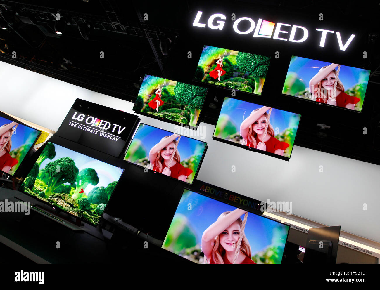 Lg oled las vegas hi-res stock photography and images - Alamy