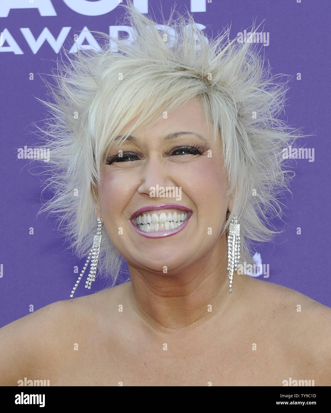 Singer Tobi Lee of Mustang Sally arrives at the 48th annual Academy of ...