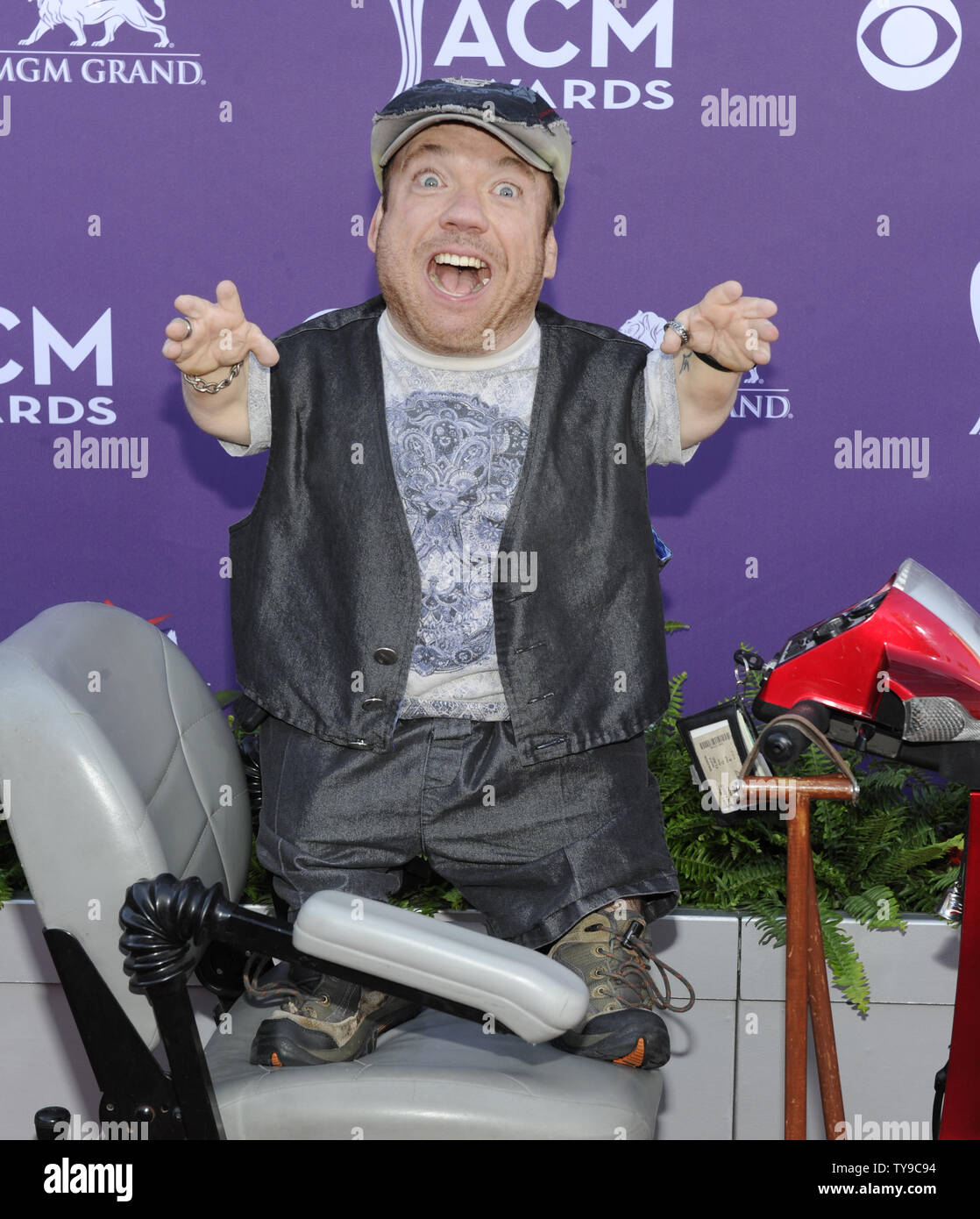 Actor Two Foot Fred arrives at the 48th annual Academy of Country Music ...