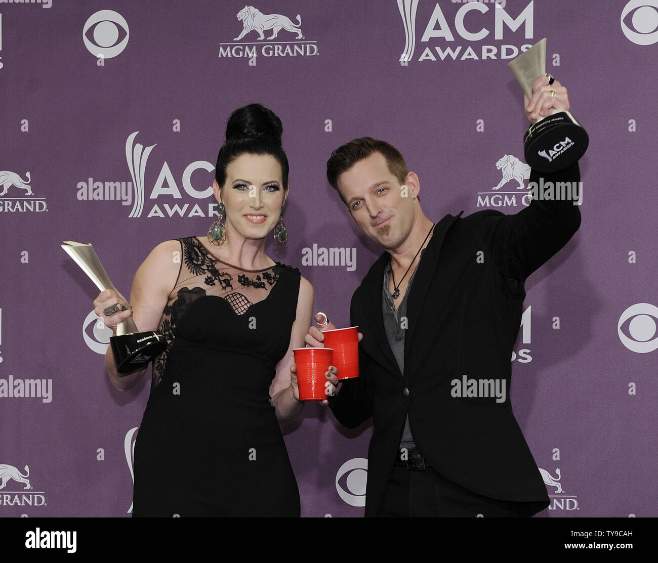 Singers Shawna Thompson and Keifer Thompson of Thompson Square appear ...