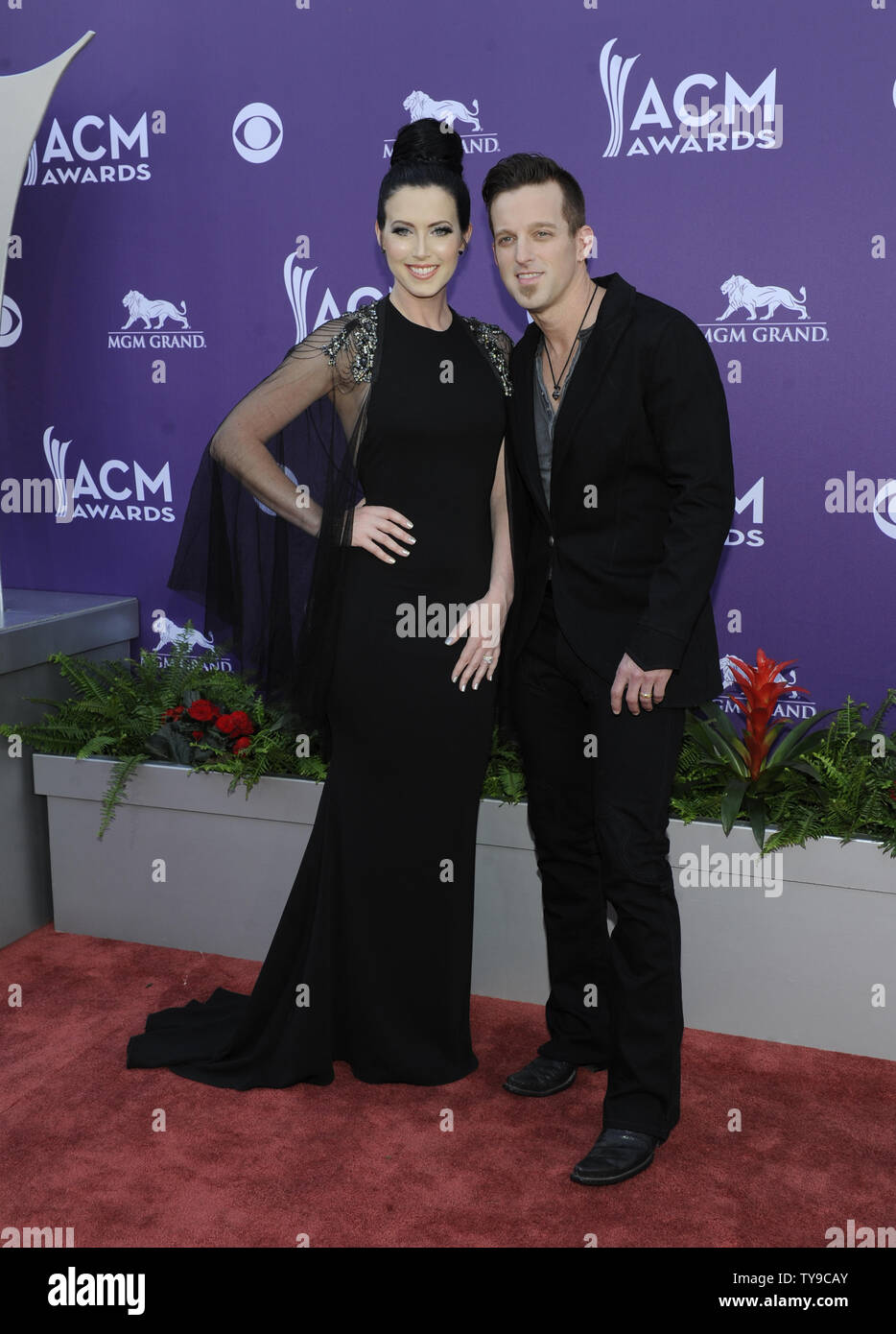 Singers Shawna Thompson and Keifer Thompson of Thompson Square arrive ...