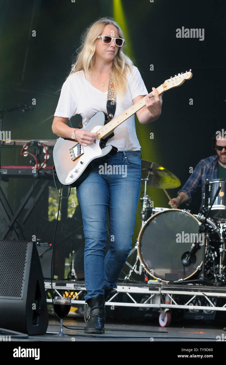 Lissie musician hi-res stock photography and images - Alamy