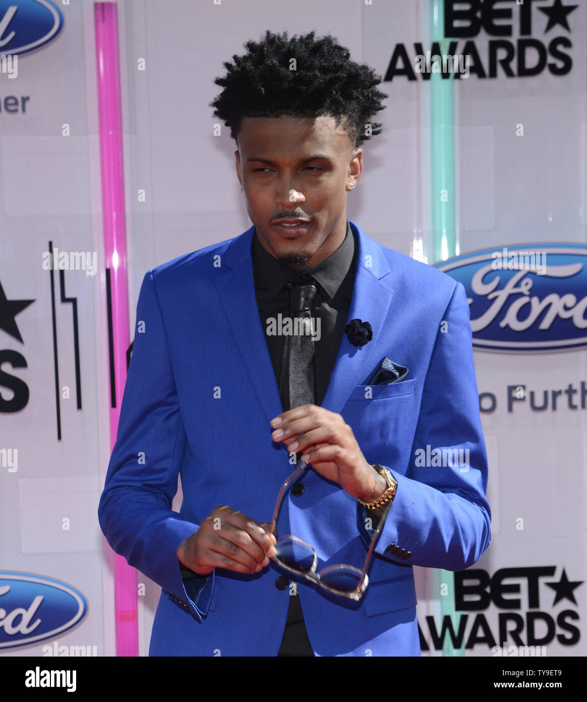 August Alsina In A Suit