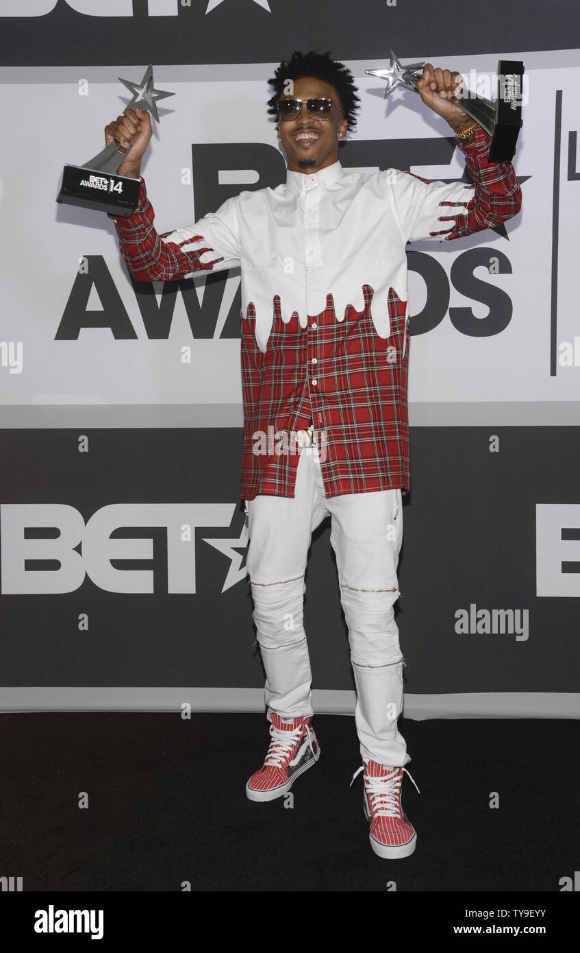 Singer August Alsina appears backstage after winning the awards for ...