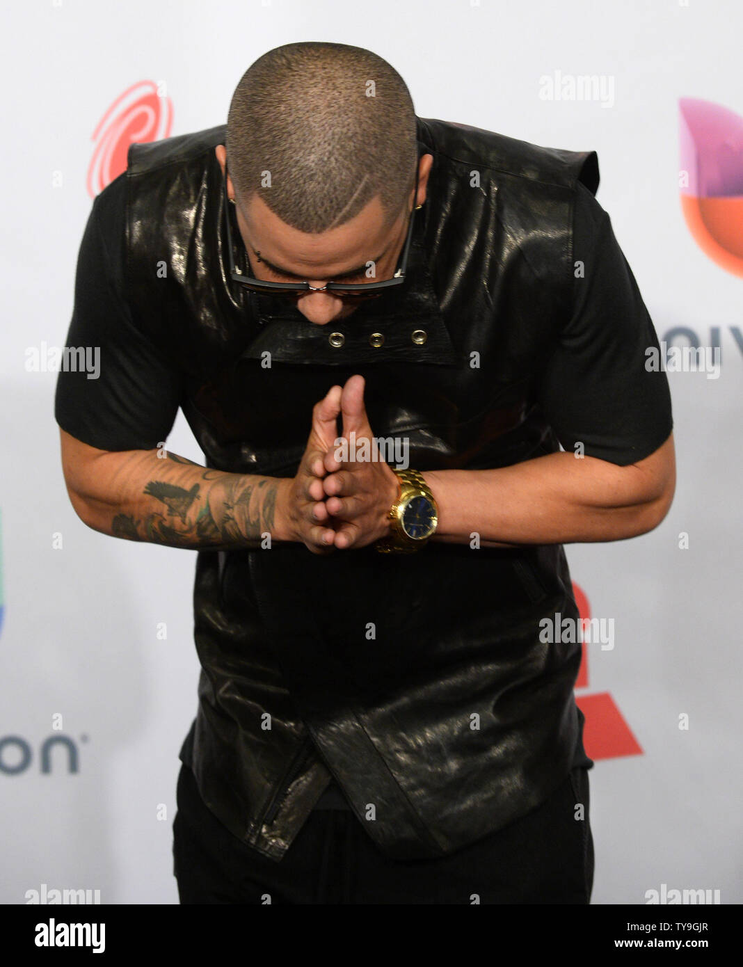 El General Gadiel poses backstage at the 15th annual Latin Grammy ...