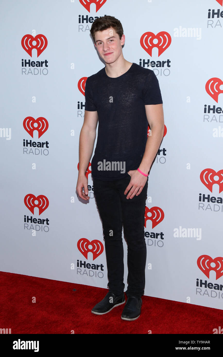 Shawn mendes 2015 hi-res stock photography and images - Alamy