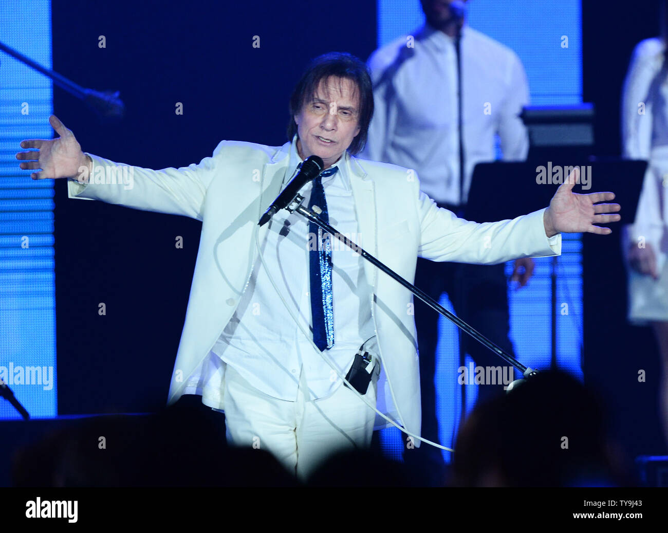 Brazilian singer/songwriter Roberto Carlos performs onstage during the ...