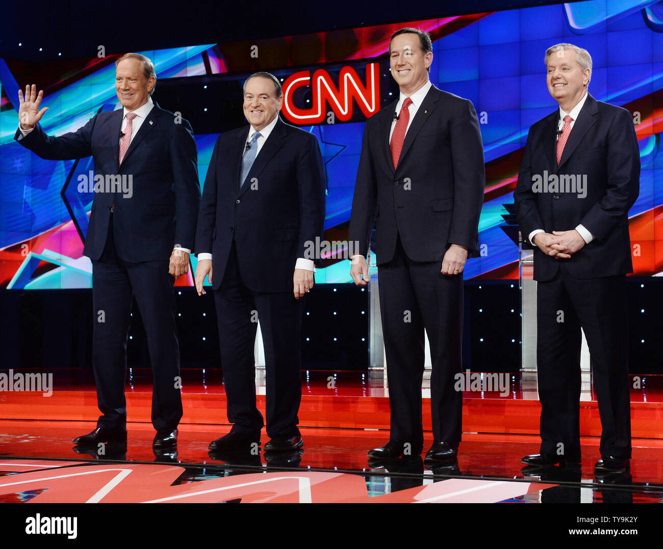 George pataki 2016 hi-res stock photography and images - Alamy