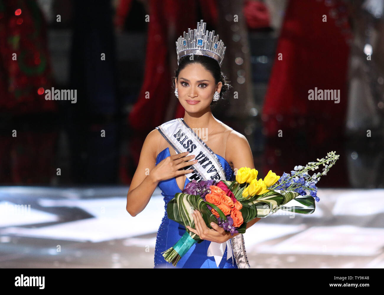 Miss Philippines, Pia Alonzo Wurtzbach is crowned Miss Universe 2015 ...