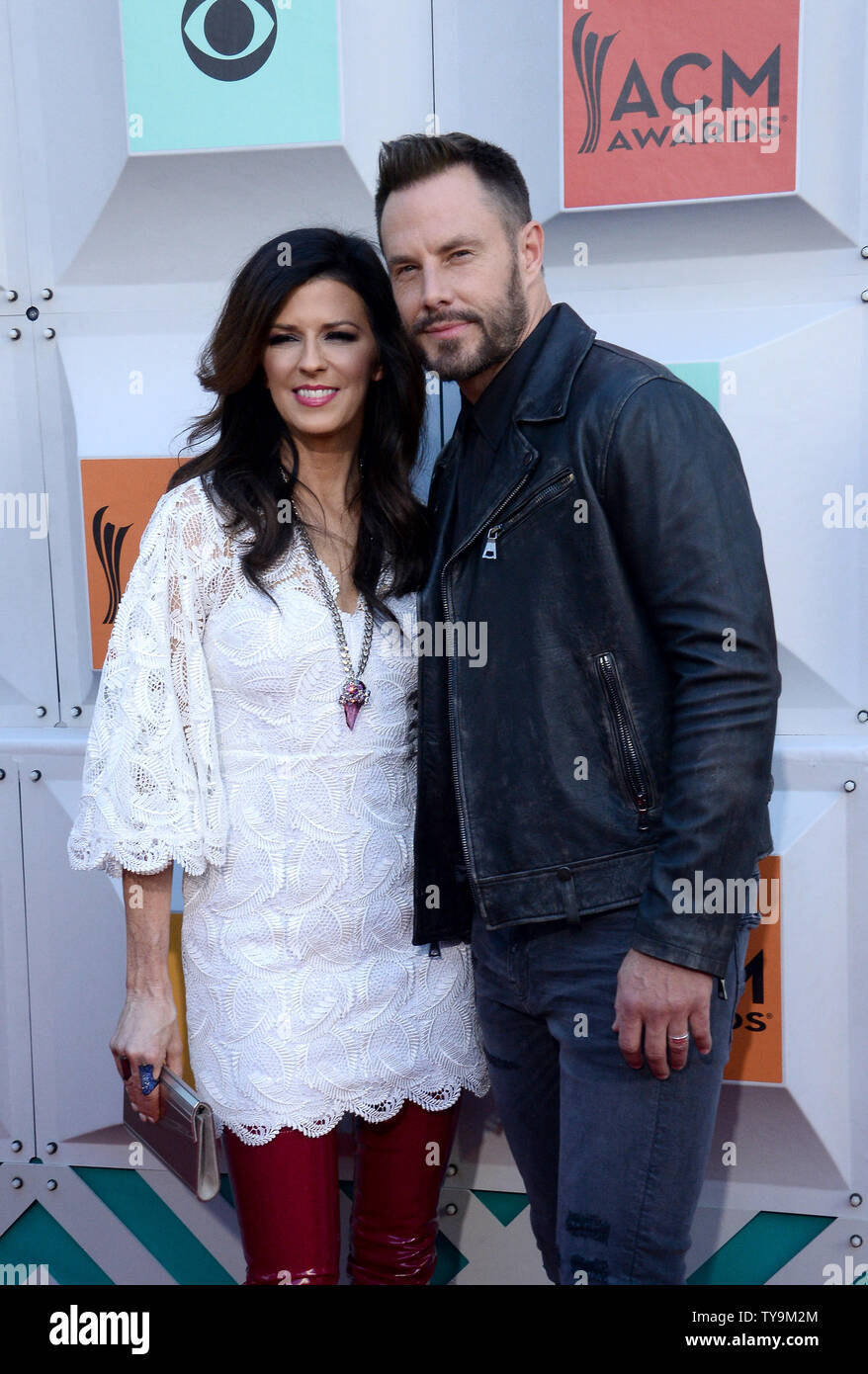 (L-R) Singers Karen Fairchild and Jimi Westbrook of Little Big Town ...