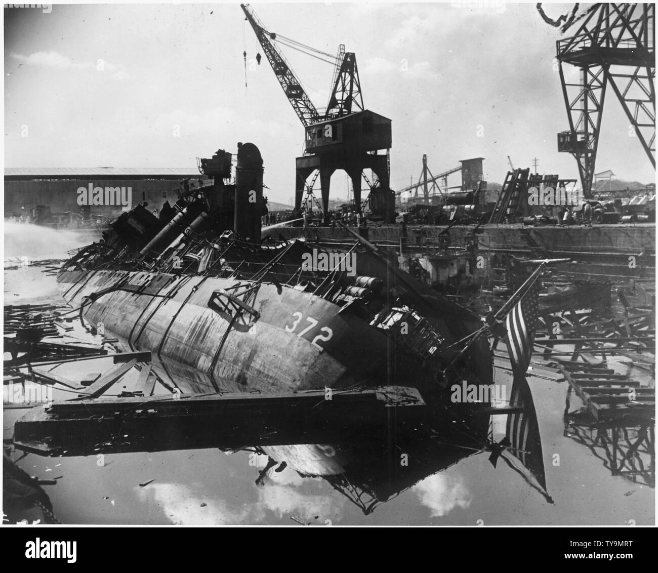 Uss in drydock Cut Out Stock Images & Pictures - Alamy