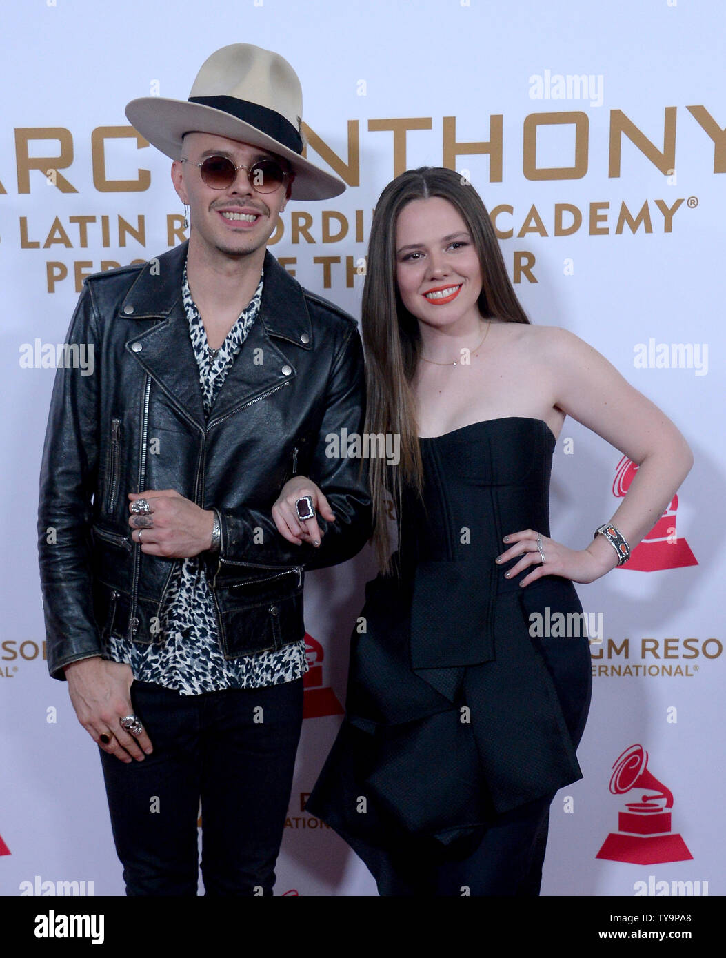 (L-R) Singers Jesse Huerta and Joy Huerta attend the Latin Grammy ...