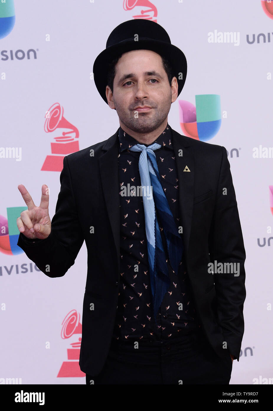 Eduardo Cabra arrives on the red carpet for the 17th annual Latin ...