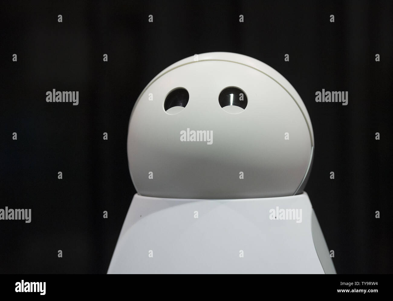 Kuri robot hi-res stock photography and images - Alamy