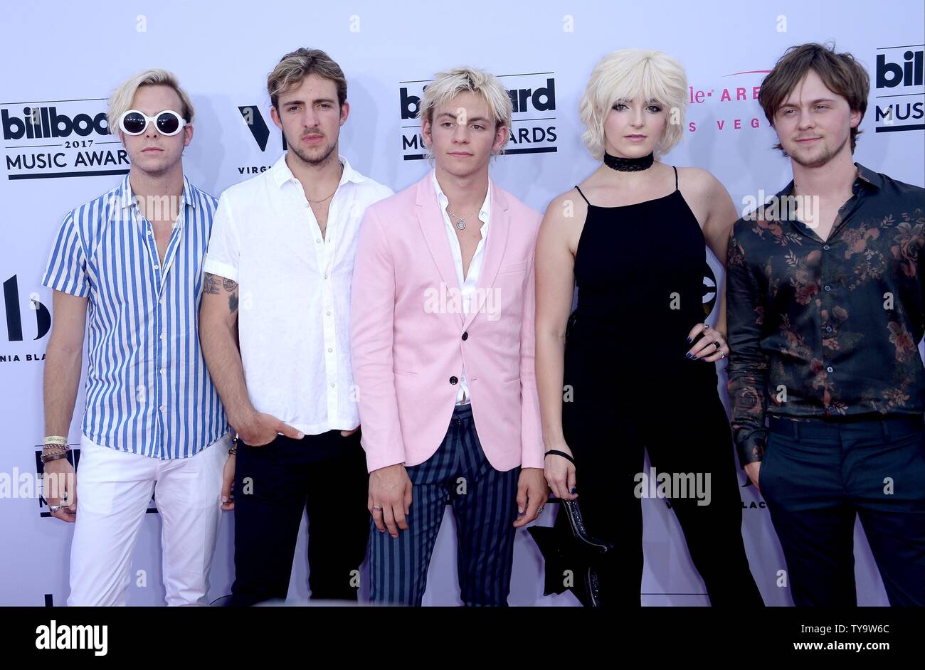 Group R5 High Resolution Stock Photography and Images - Alamy