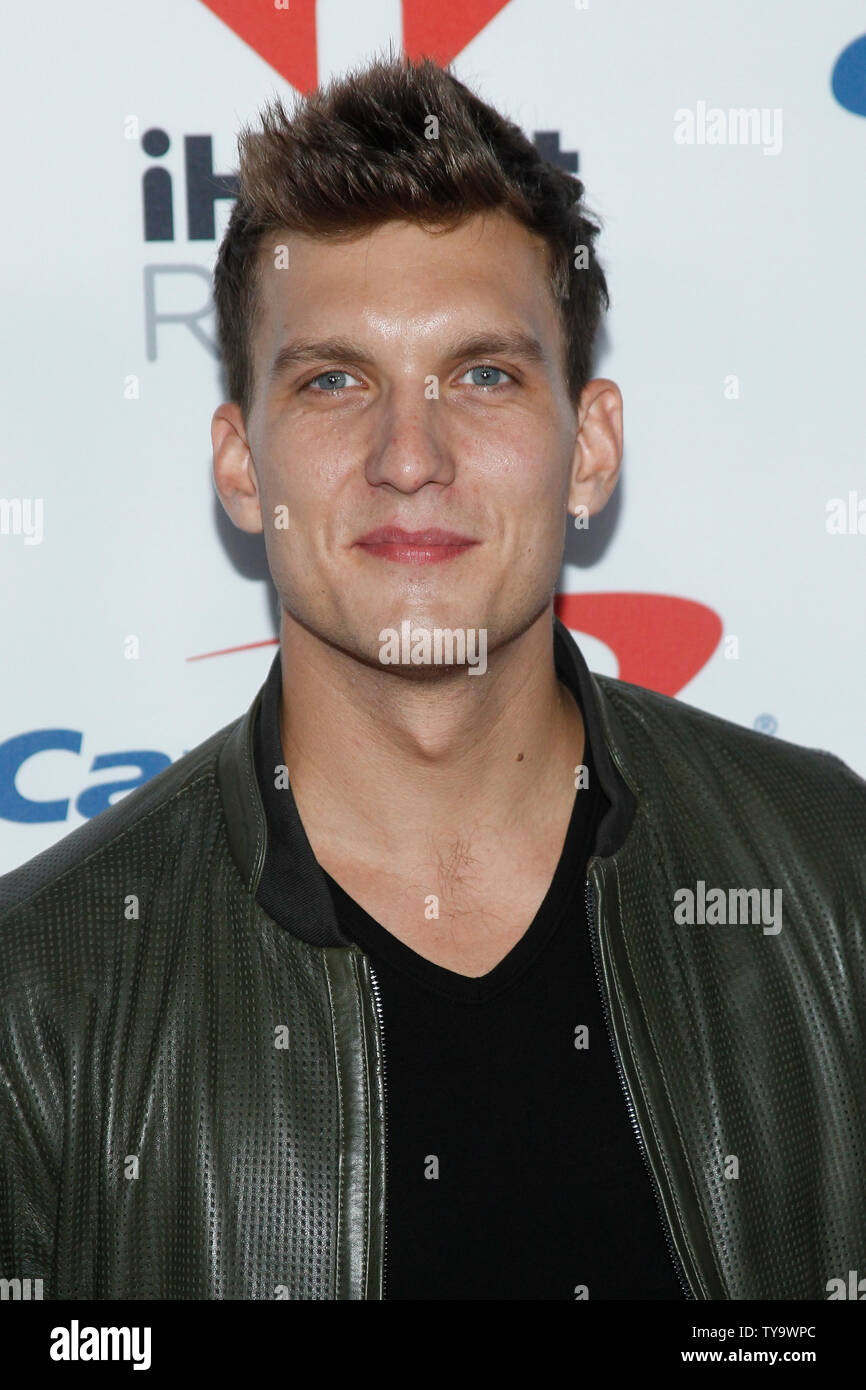 Scott michael foster hi-res stock photography and images - Alamy