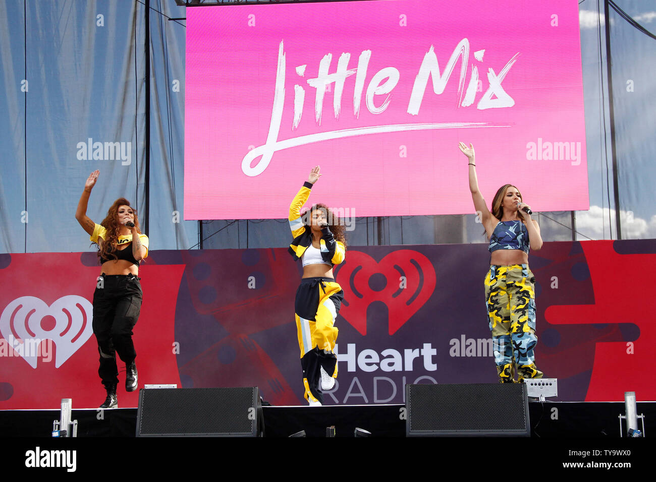 Little mix 2017 hi-res stock photography and images - Alamy