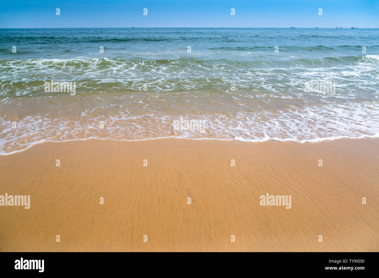 Comfortable weather and calm sand hi-res stock photography and images ...