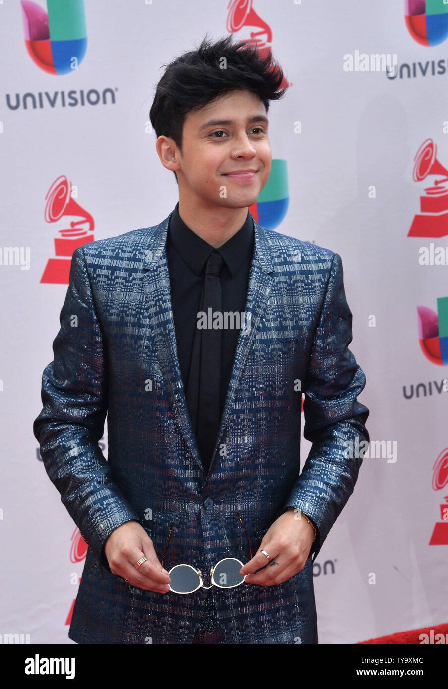 Mario Ruiz arrives on the red carpet for the 18th annual Latin Grammy ...