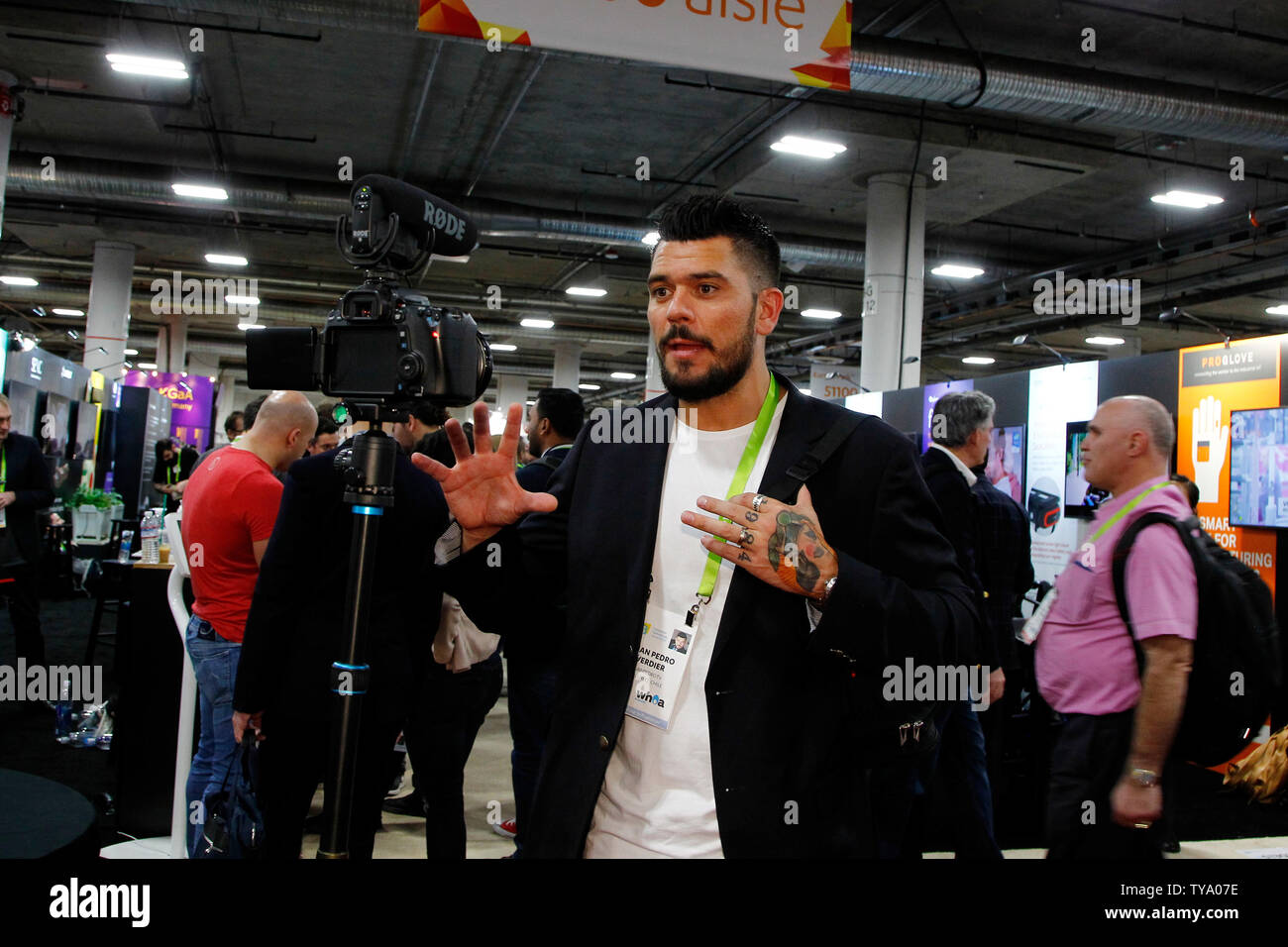 Youtuber chile hi-res stock photography and images - Alamy