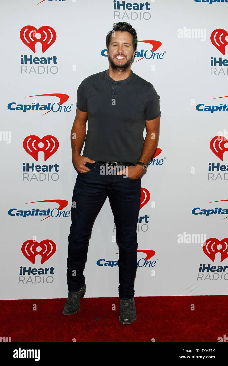 Country music singer Luke Bryan arrives for the iHeartRadio Music ...