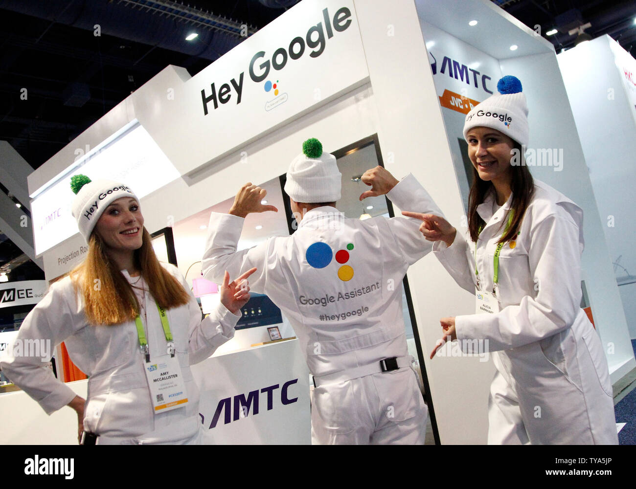 Digital helpers hi-res stock photography and images - Alamy