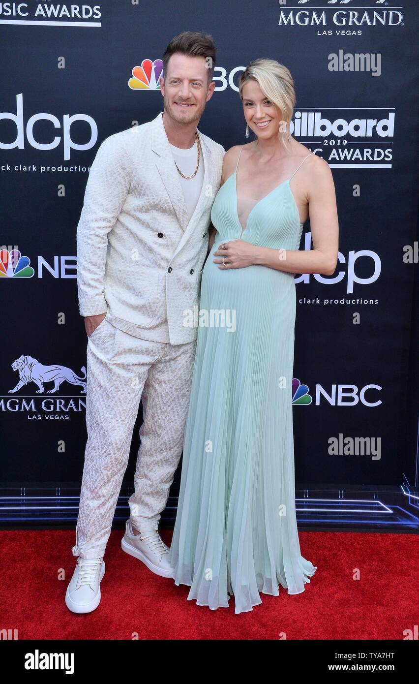 (L-R) Tyler Hubbard of Florida Georgia Line and Hayley Stommel Hubbard ...