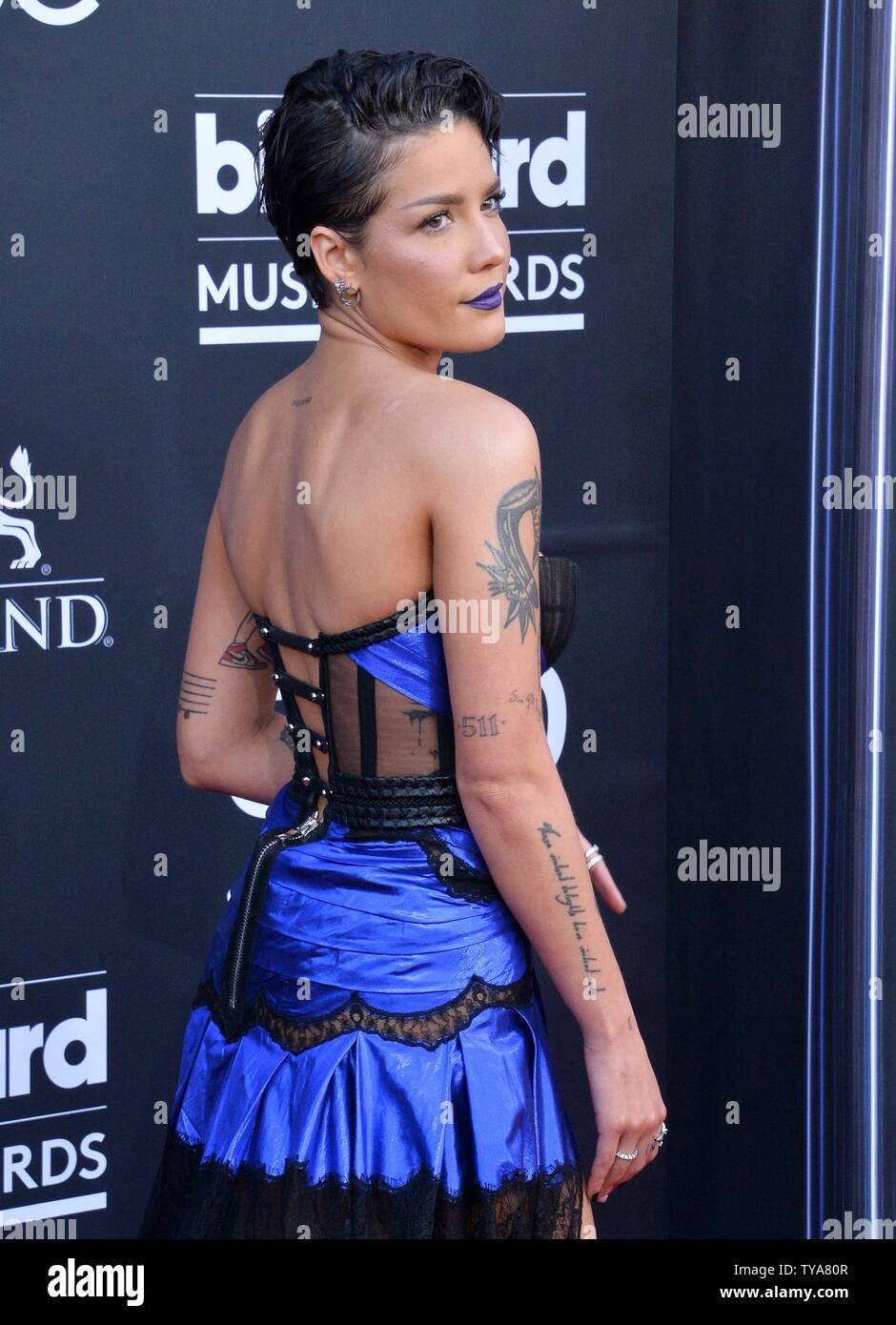 Halsey arrives for the 2019 Billboard Music Awards at the MGM Grand ...