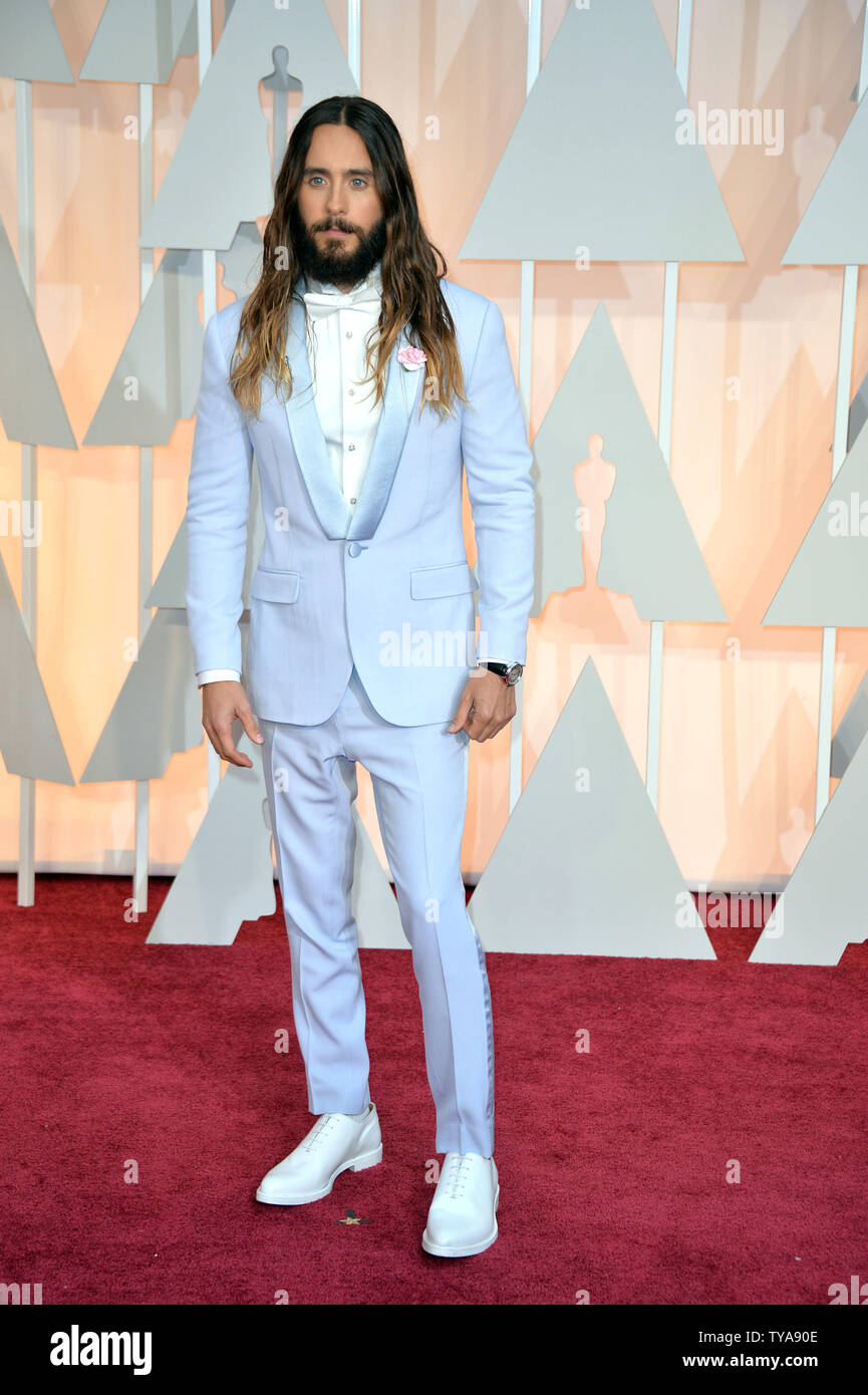 Jared Leto arrives on the red carpet at the 87th Academy Awards at the ...
