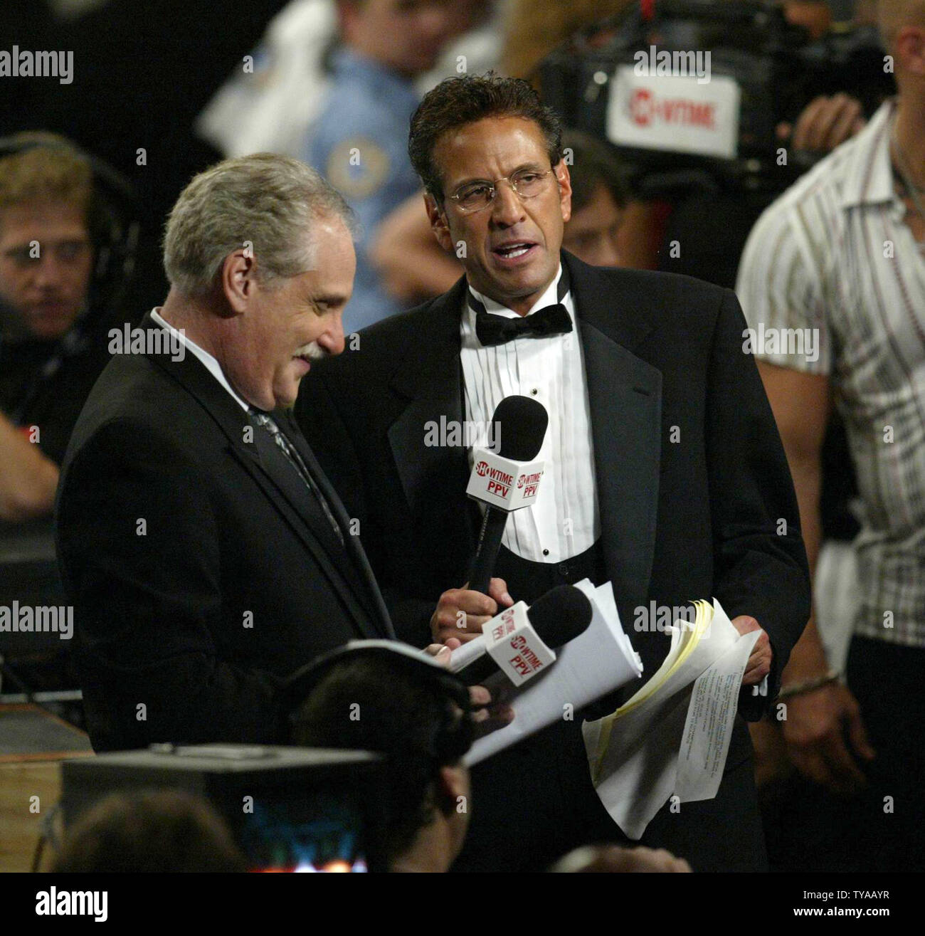 Showtimes boxing team, Al Bernstein and Steve Grey announced the fight ...