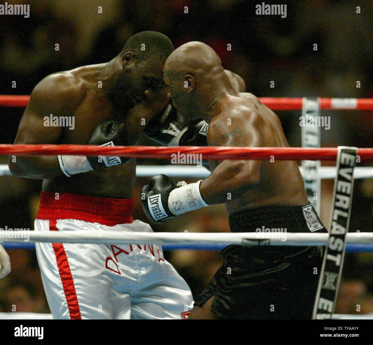 Mike tyson boxing hi-res stock photography and images - Alamy