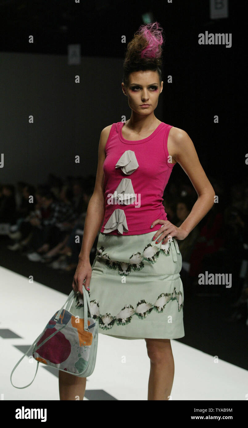 Alison's model hi-res stock photography and images - Alamy