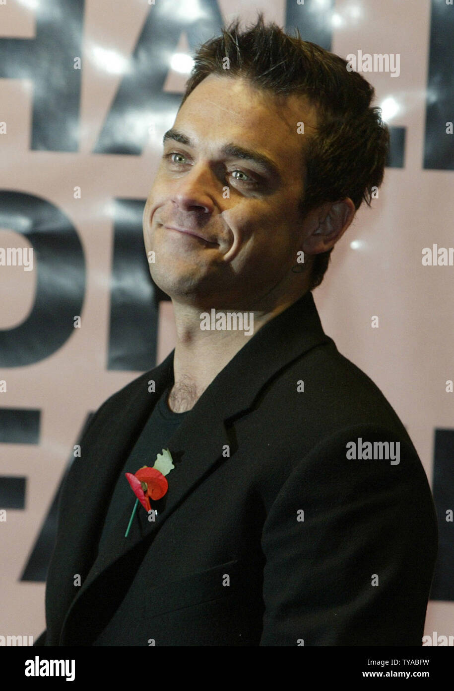 British singer Robbie Williams arrives at the "UK music hall of fame ...