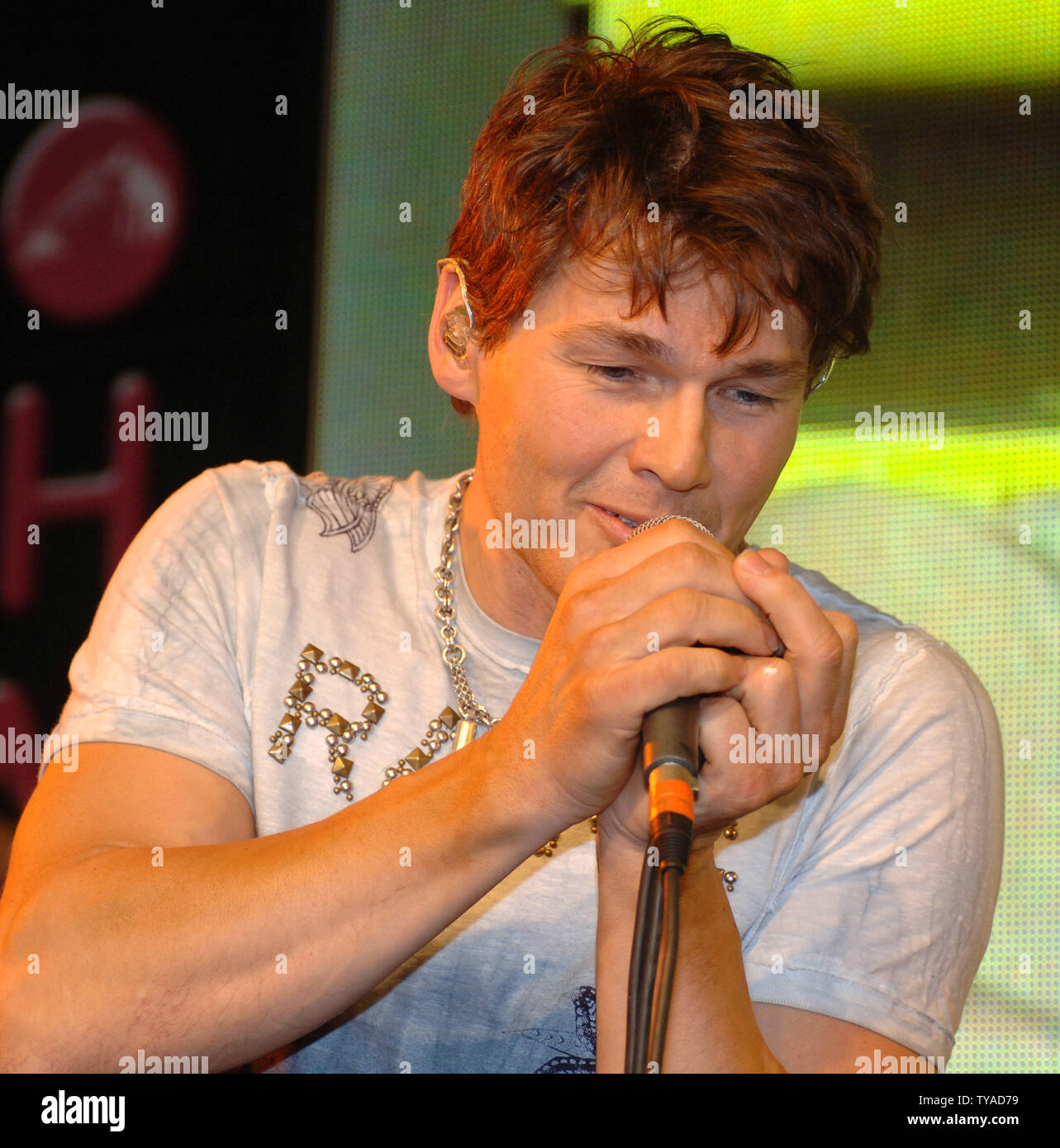 Norwegian singer morten harket hi-res stock photography and images - Alamy