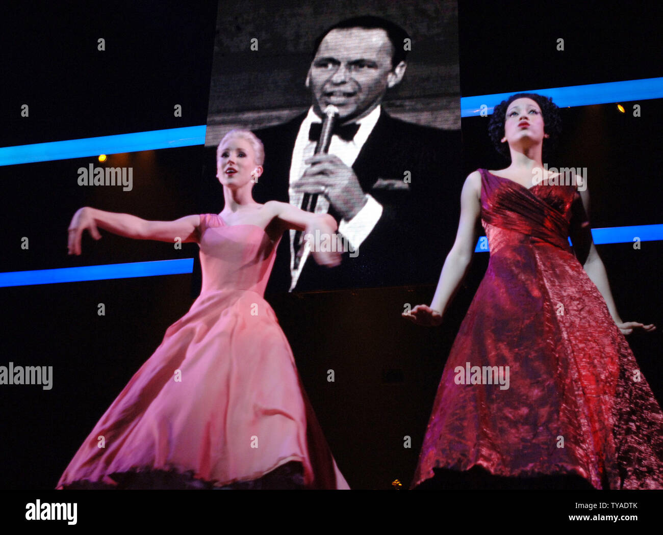 Frank sinatra on stage in hi-res stock photography and images - Alamy