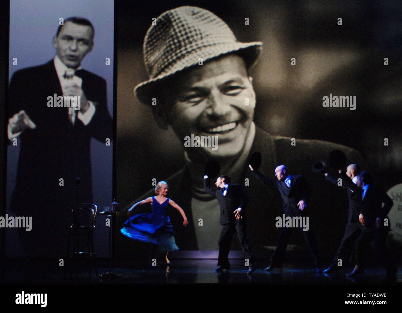 Frank sinatra on stage in hi-res stock photography and images - Alamy