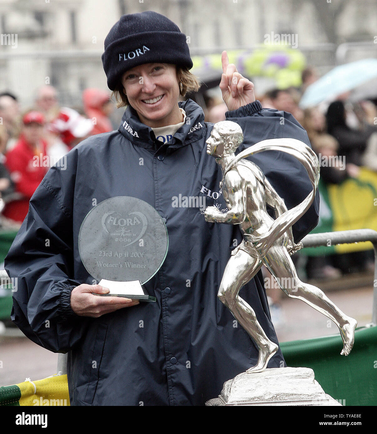 London Marathon 2006 High Resolution Stock Photography and Images - Alamy