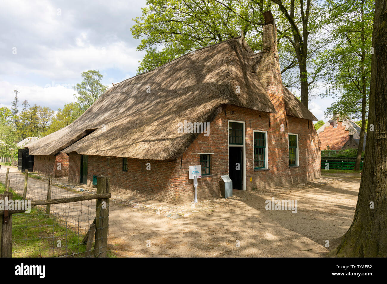Traditional Farm House at Netherlands Open Air Museum. A lovely day out ...