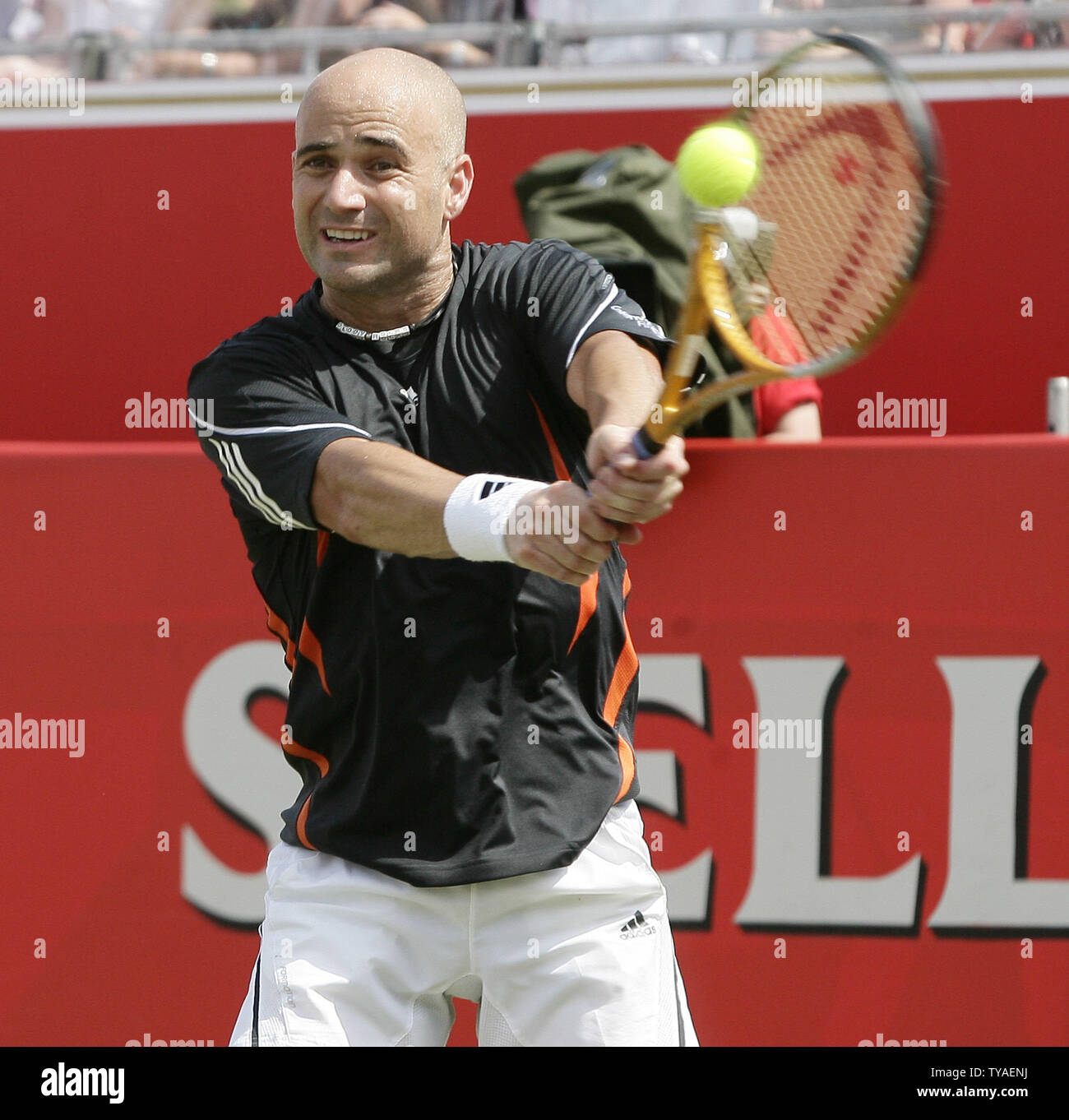 Andre agassi stella artois hi-res stock photography and images - Alamy